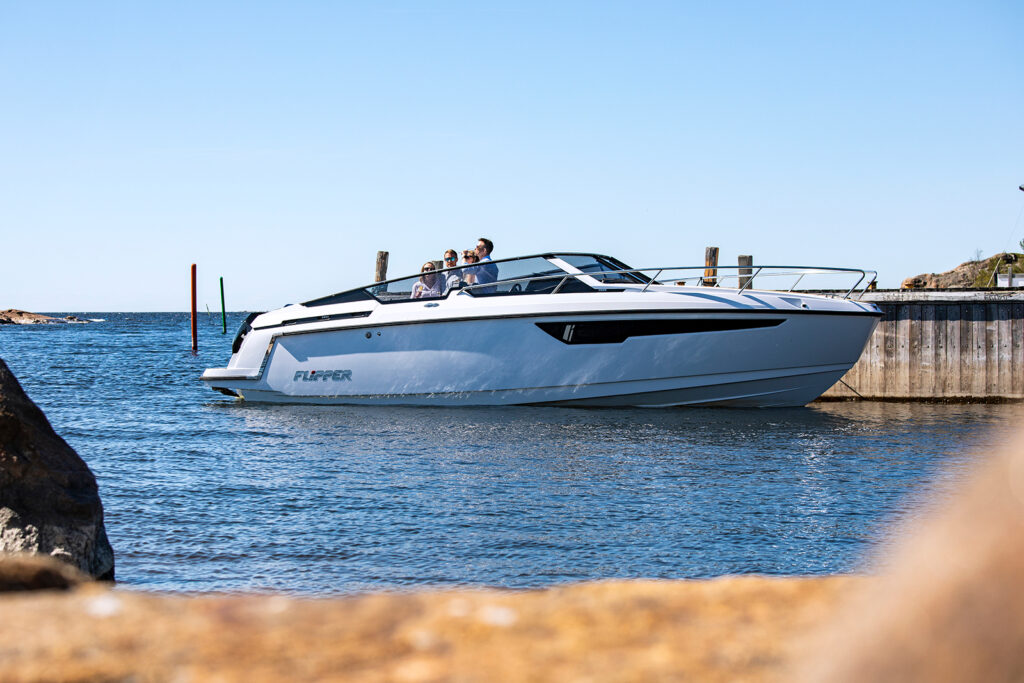FLIPPER 900 DC | dubbla Mercury V8-300 hk | Nyhet 2021 | Flipper Marin