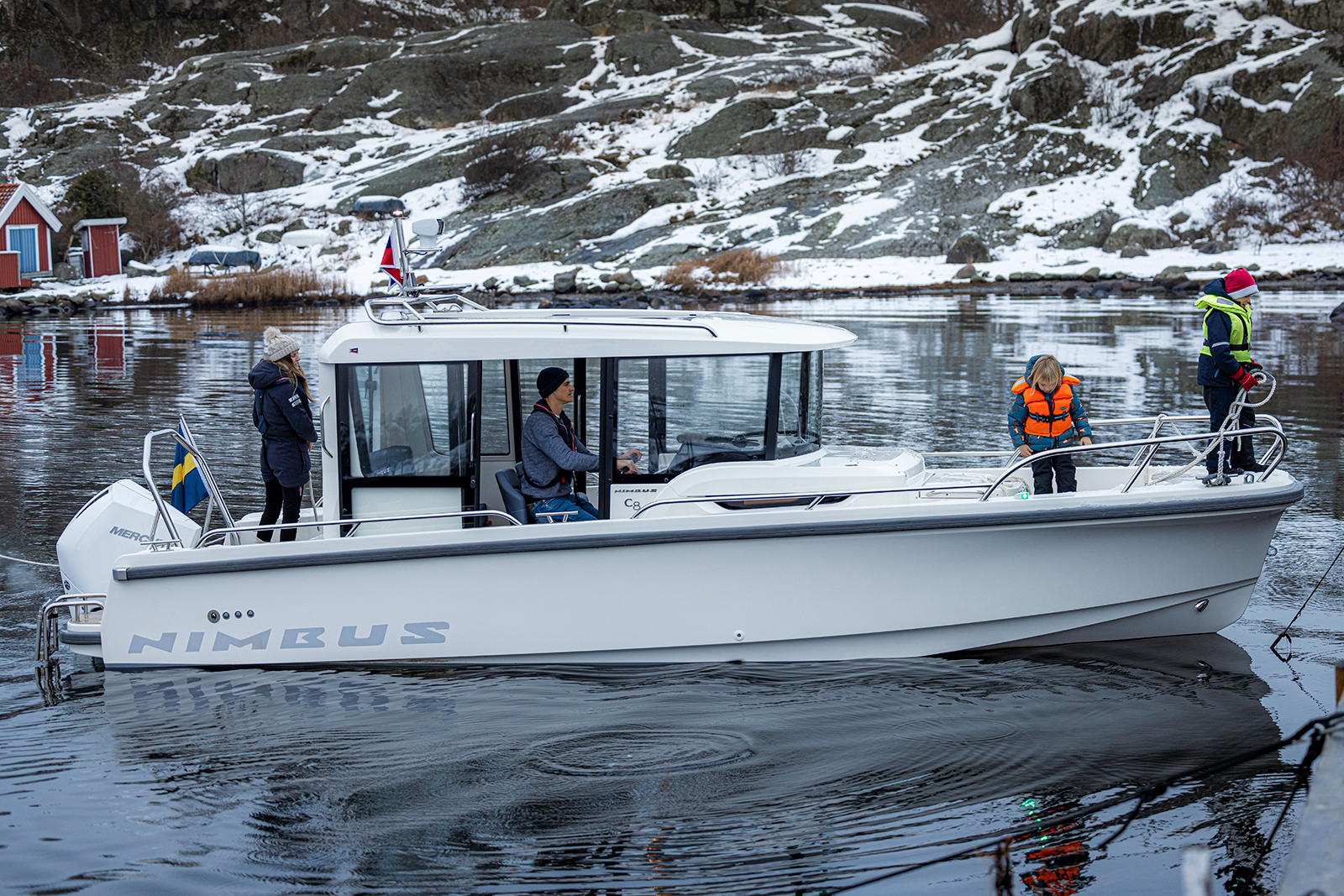 Se nya filmen på Nimbus C8 | Flipper Marin